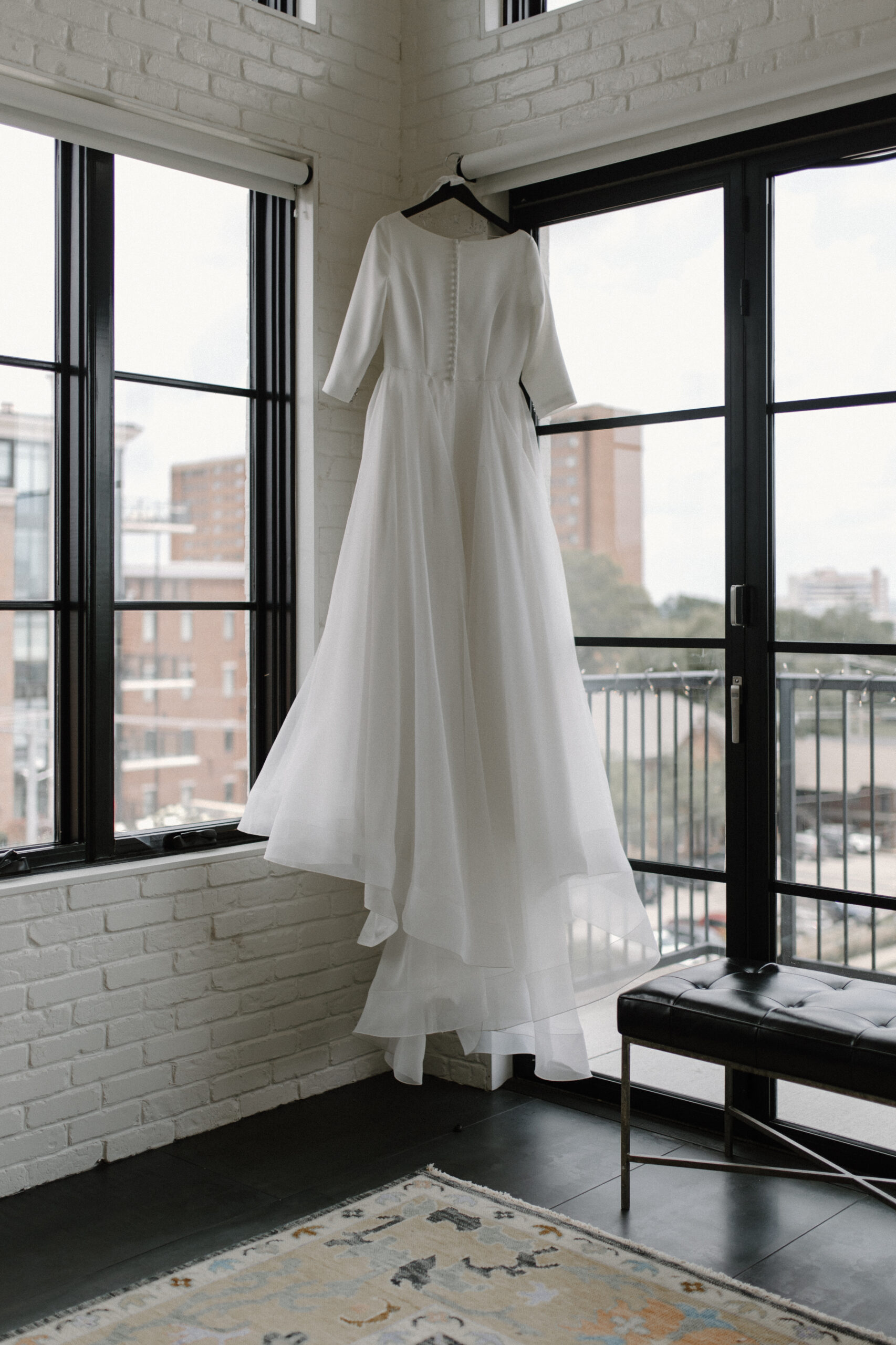 Elegant & Timeless Catholic Wedding, Cathedral of the Incarnation in ...