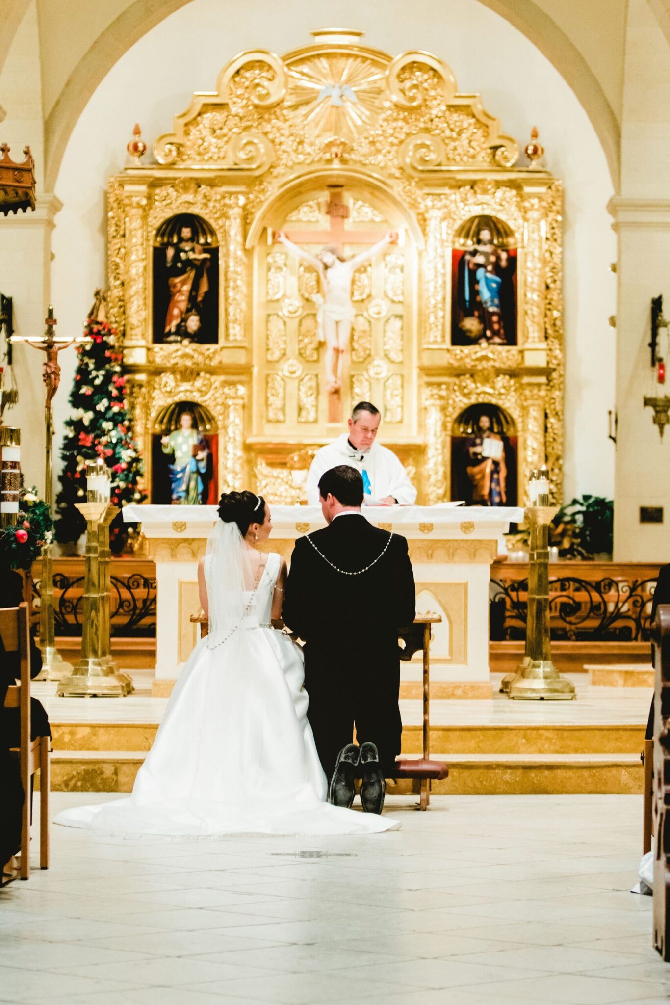 The Rosary Lasso Tradition - The Catholic Bridal Collective